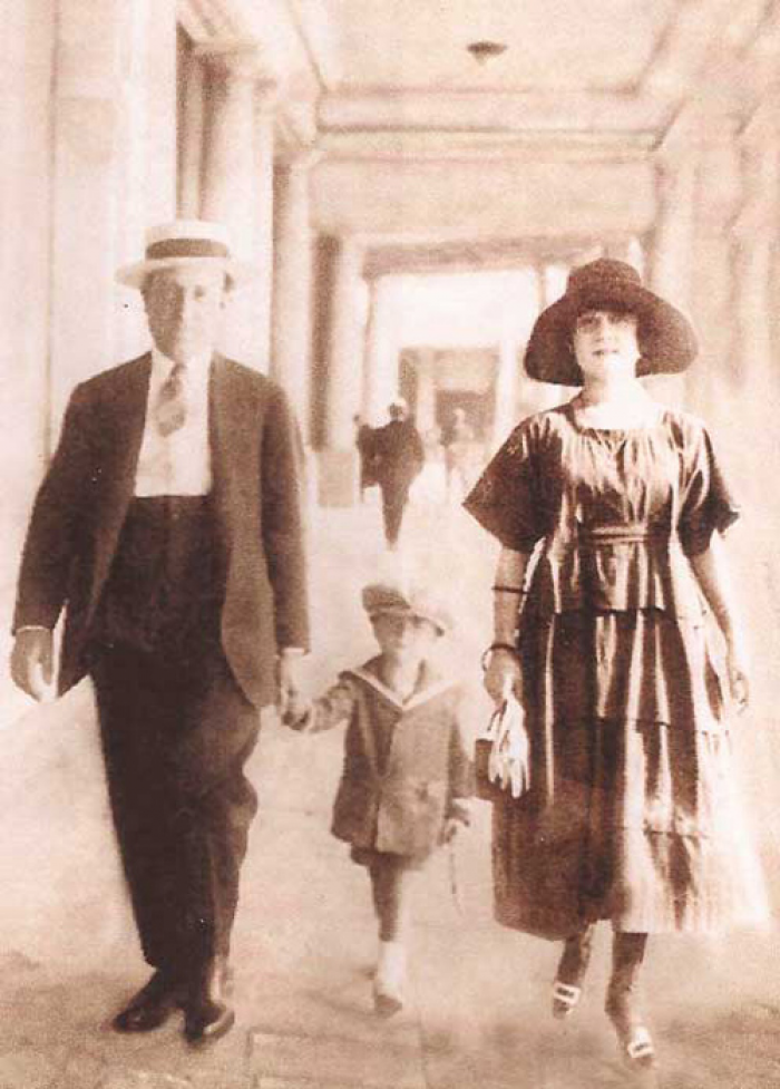 Fotos Viejas de Mar del Plata: LA MODA MARPLATENSE EN UN SIGLO