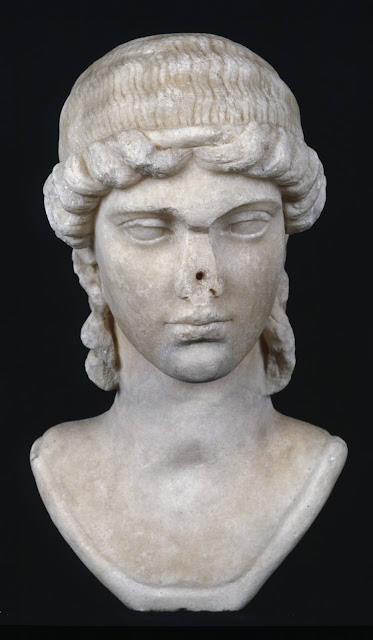 Spencer Alley: Modern and Ancient Marbles at the Prado