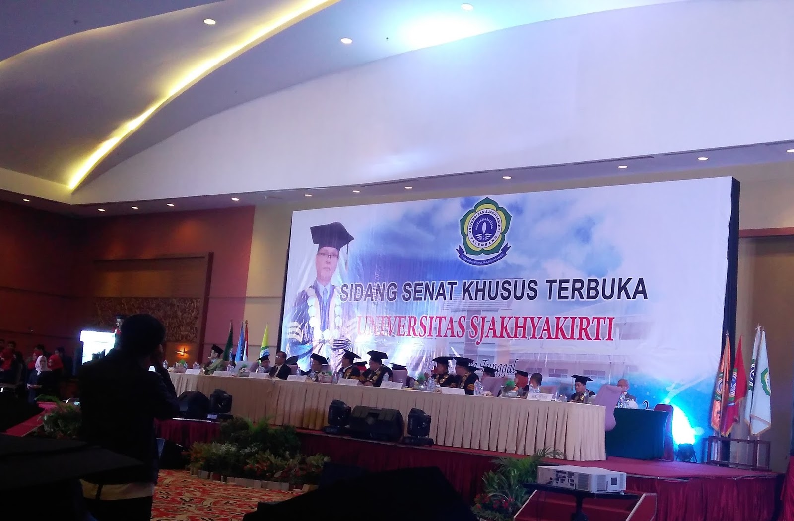 Universitas Sjakhyakirti Resmi Mewisuda 548 Sarjana - infosekayu.com