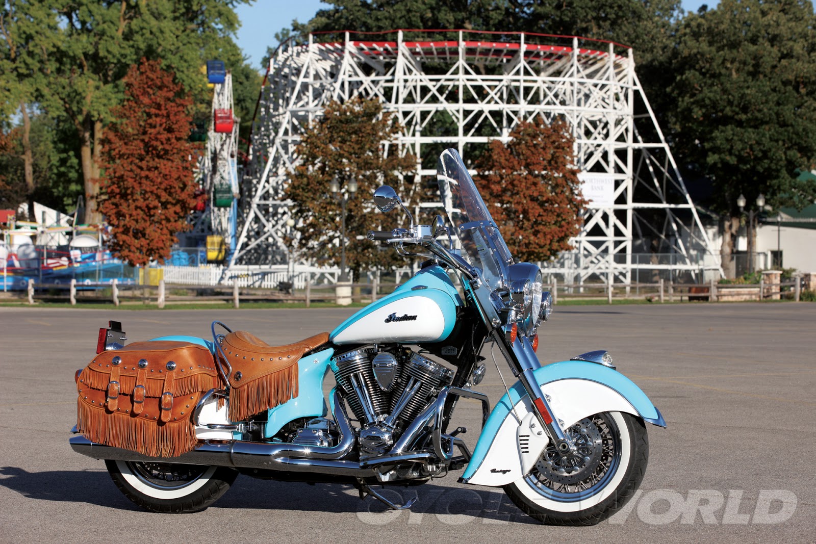 Mind the gap your majesty: Turquoise Motorcycles!