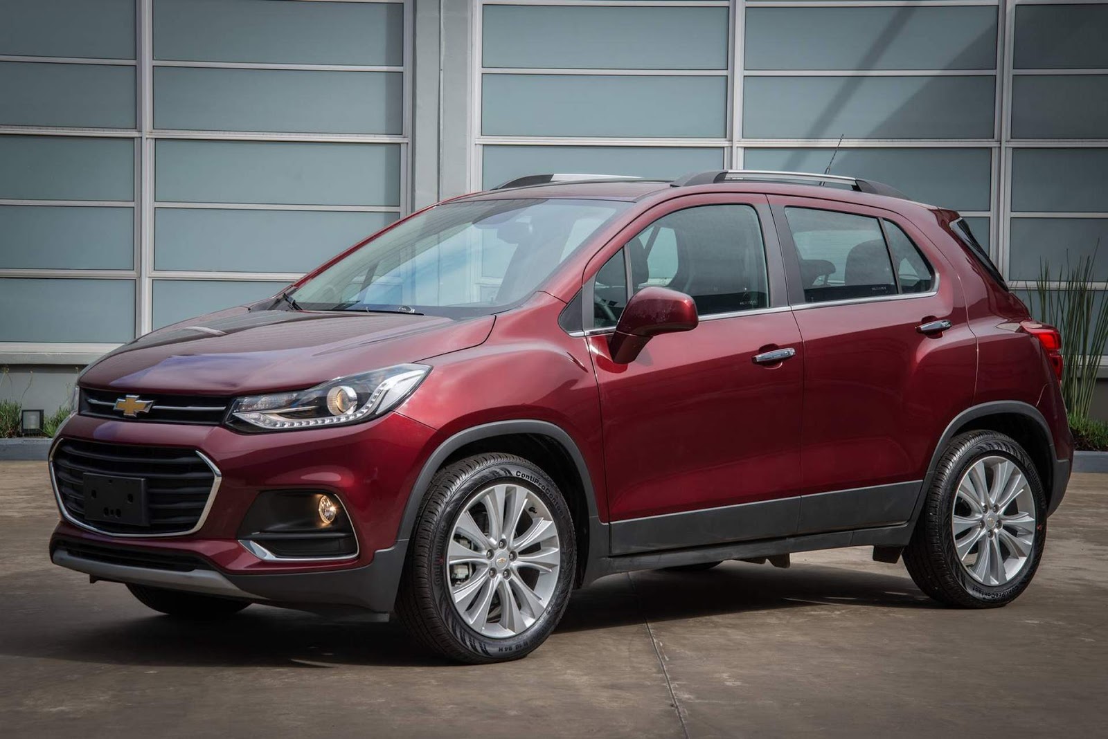 Novo Chevrolet Tracker 2017: fotos, preços, detalhes