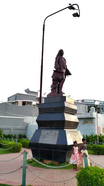 Pondicherry Tourism: Dupleix Statue, Puducherry