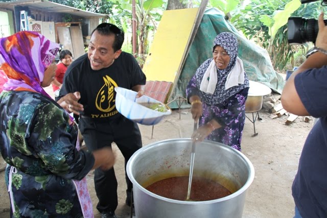 MASTER CHEFCELEBRITY SABRI HASSAN :: October 2011