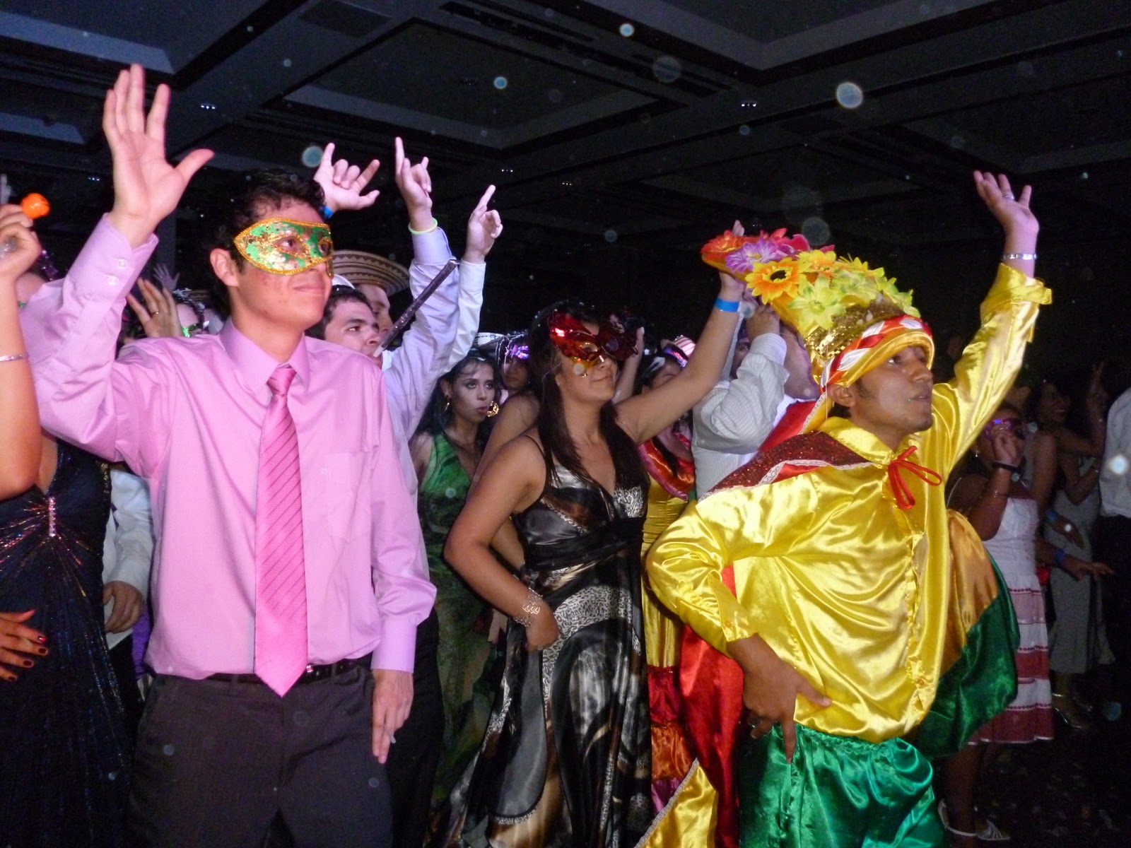 hora loca colombia: HORA LOCA CALI - PEREIRA - MEDELLIN 3172853771