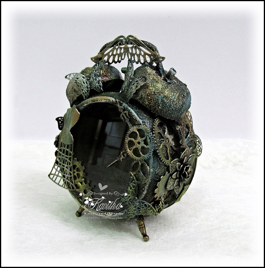 Kalalayaa's Art Stuido: Tim holtz altered clock-Patina effect