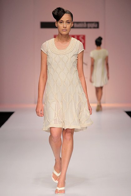 The latest collection from designer Manish Gupta at the Wills India ...