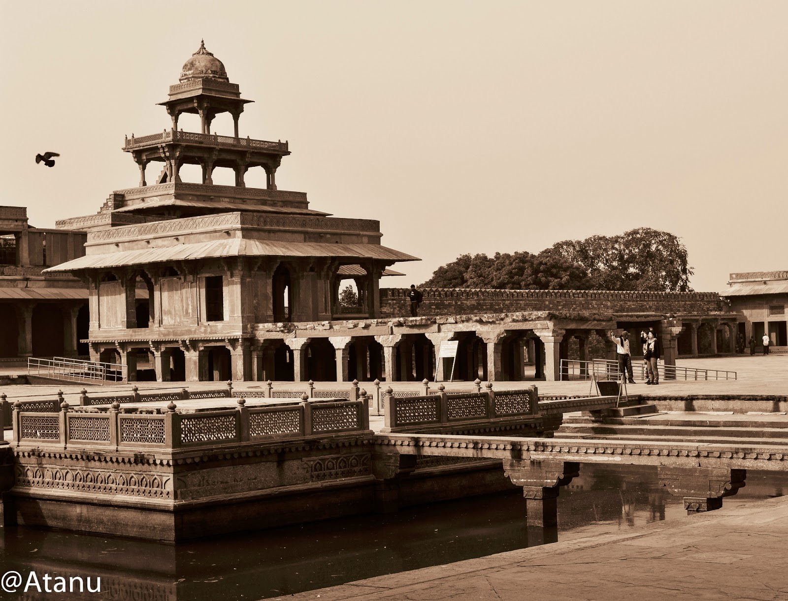 Fatehpur-Sikri - The forgotten glory || First PHOTO JOURNEY by Atanu Dey