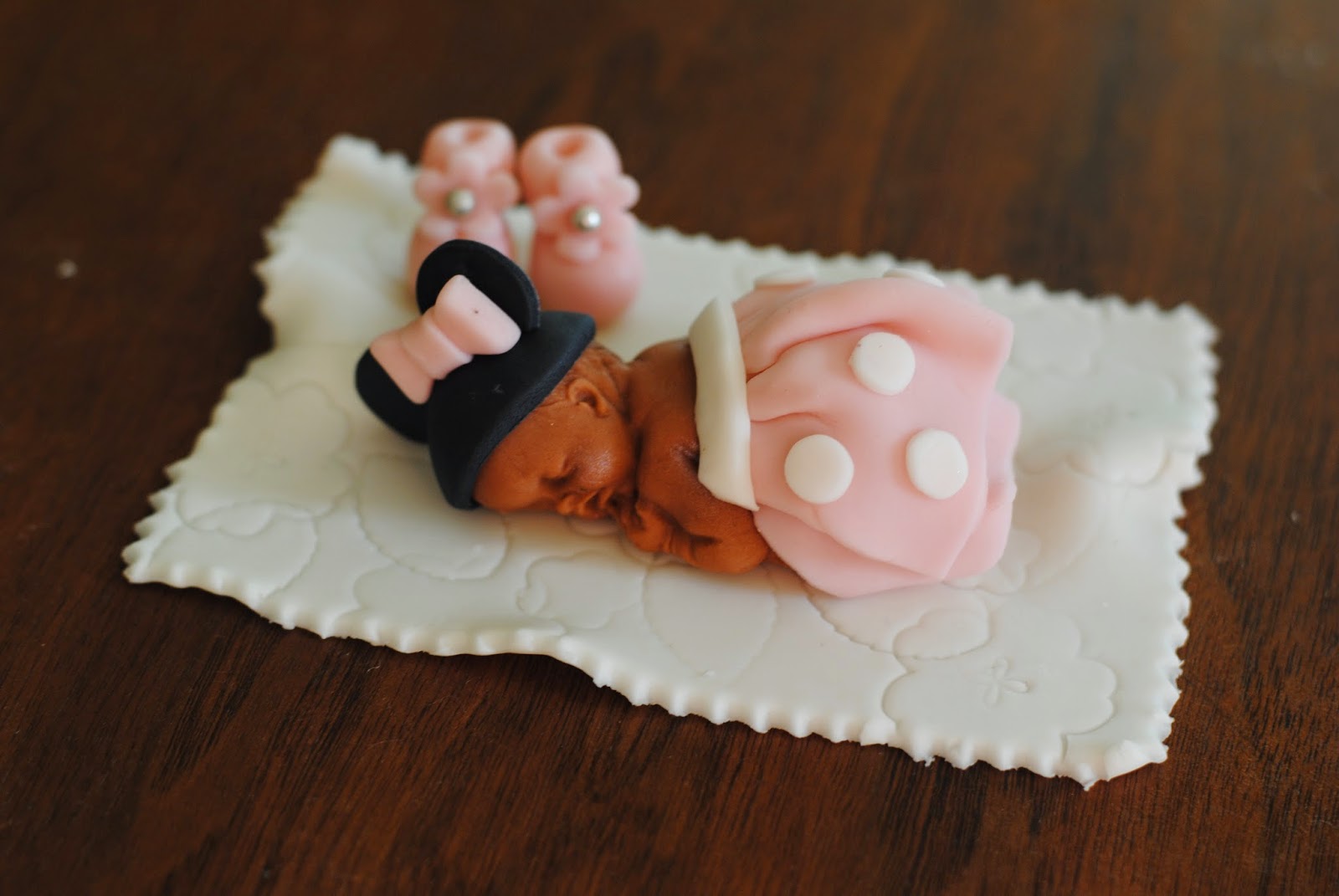 Country Cupboard Cakes: Baby Cake Topper