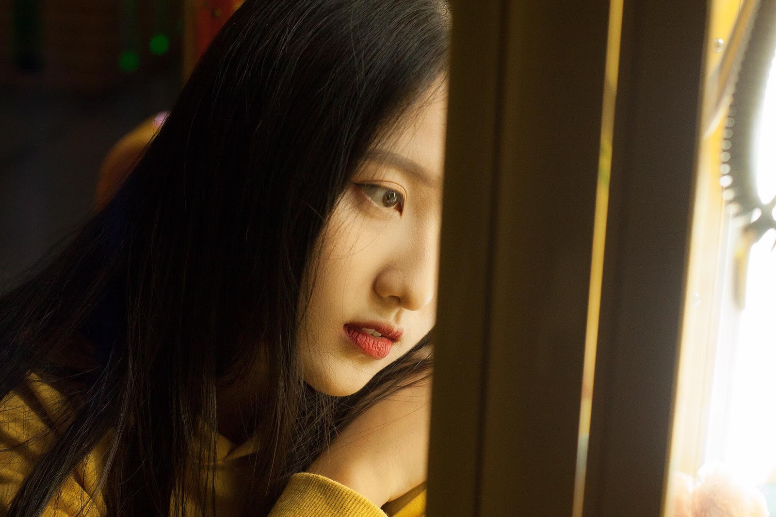 Việt Thương - Cô đơn không hình thù nhưng tính toán thật chỉn chu | Dân ...