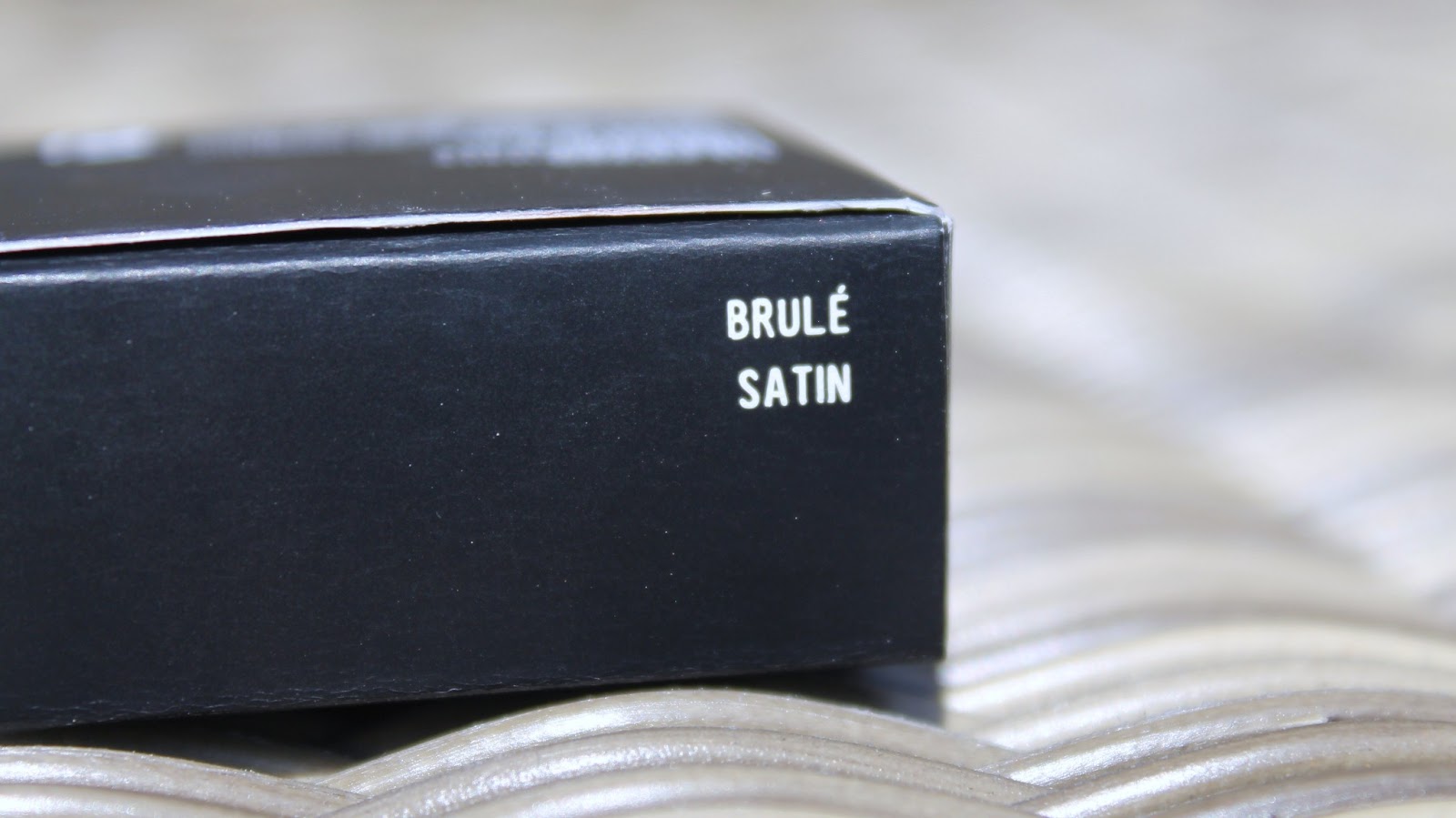 Make Up | Mac Brule Eyeshadow | TOPAZ&MAY