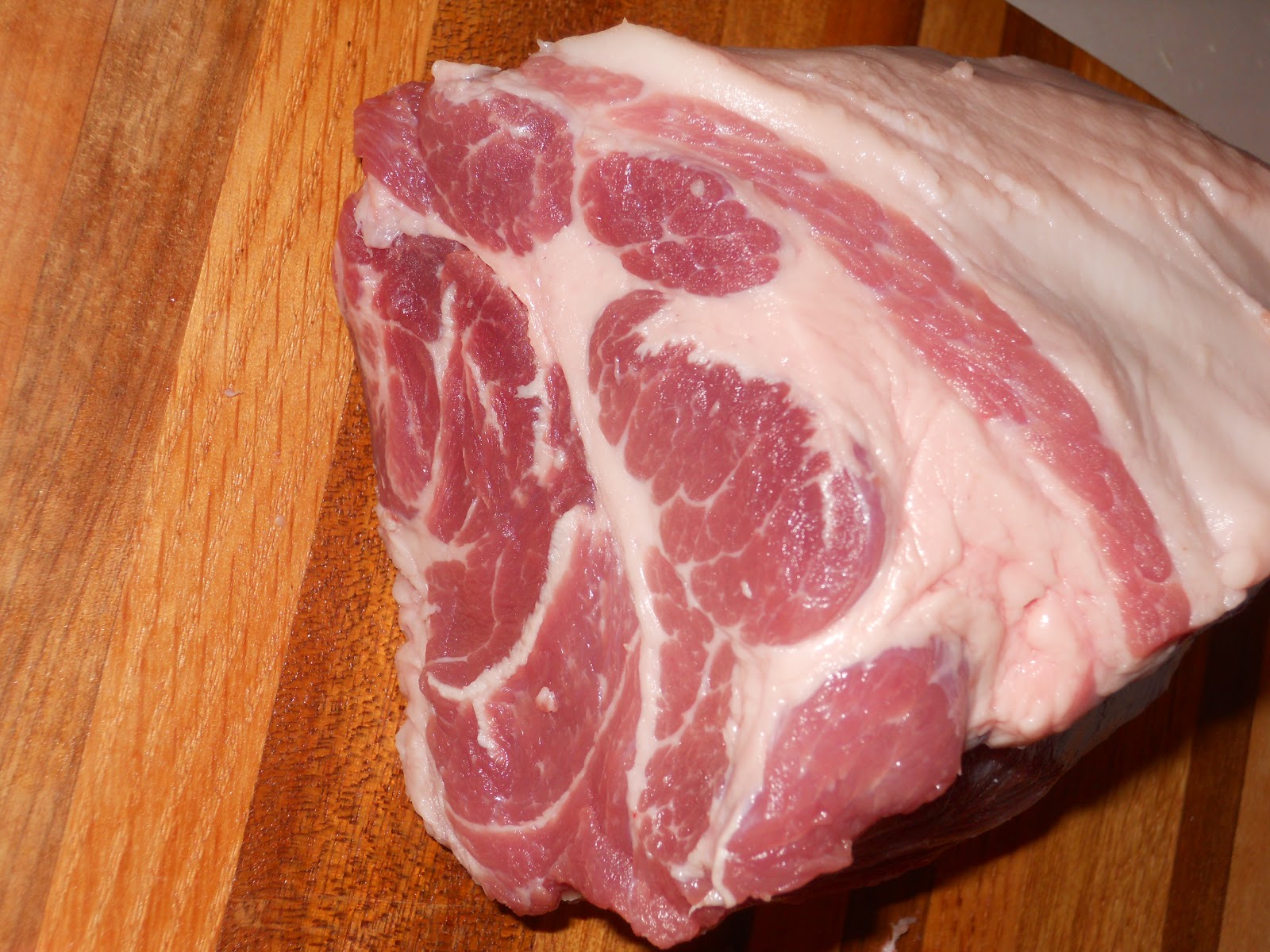 -: Coppa: Removing the shoulder blade and separating the coppa from the ...