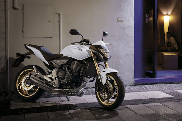 2013 Honda CB1000R with Matt White Color Introduced | New Motorcycle Review
