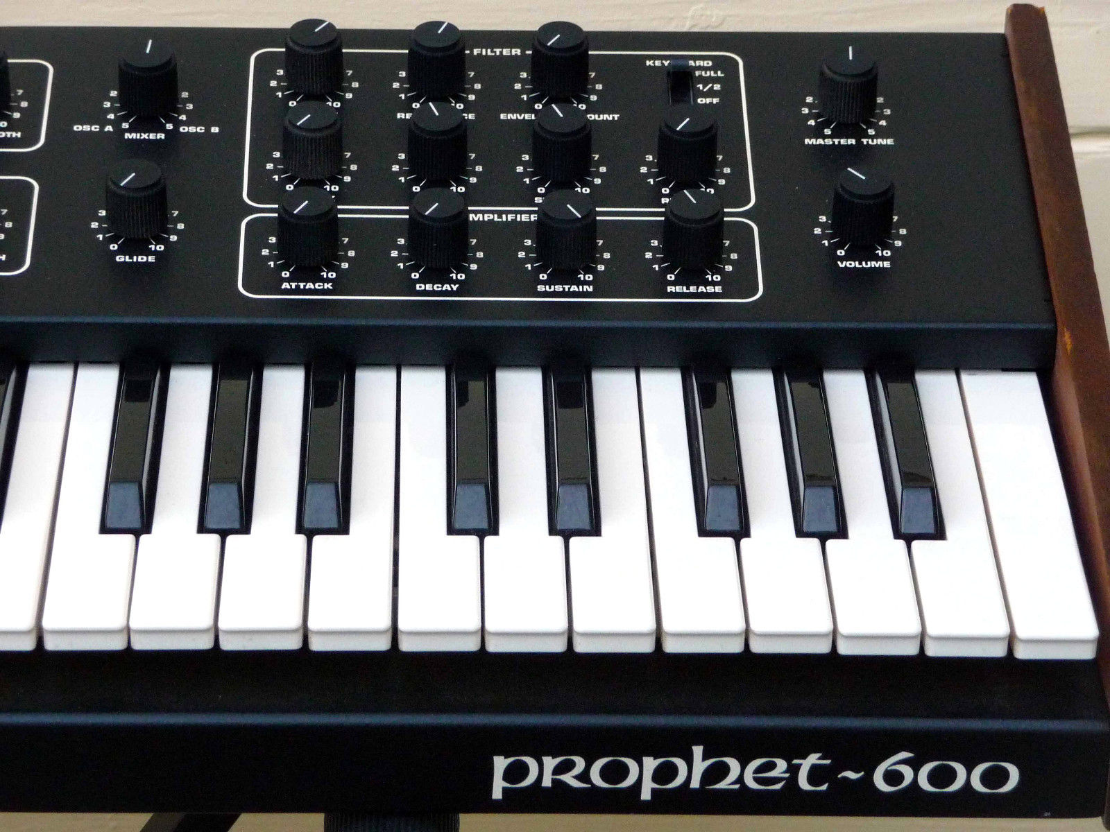 MATRIXSYNTH: VINTAGE PROPHET 600 SYNTHESIZER SN 3654 with Original Box