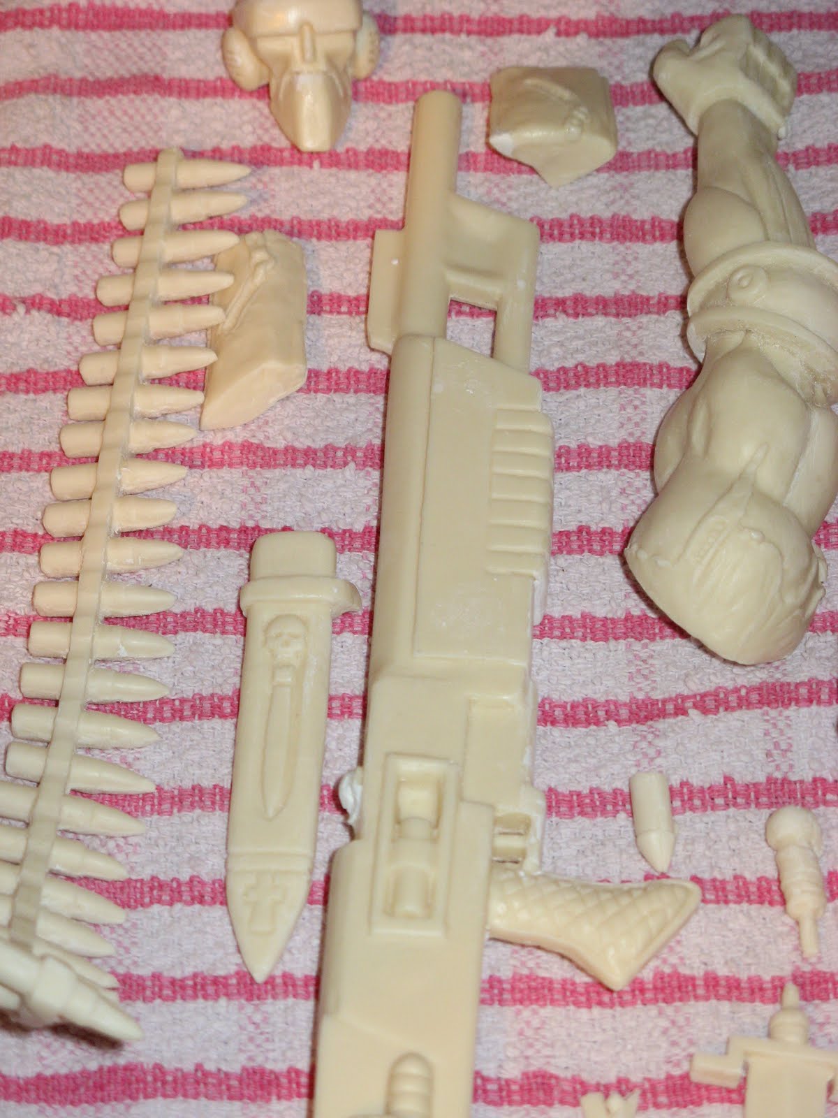 MODELS OF DREDD: Joe Pineapples