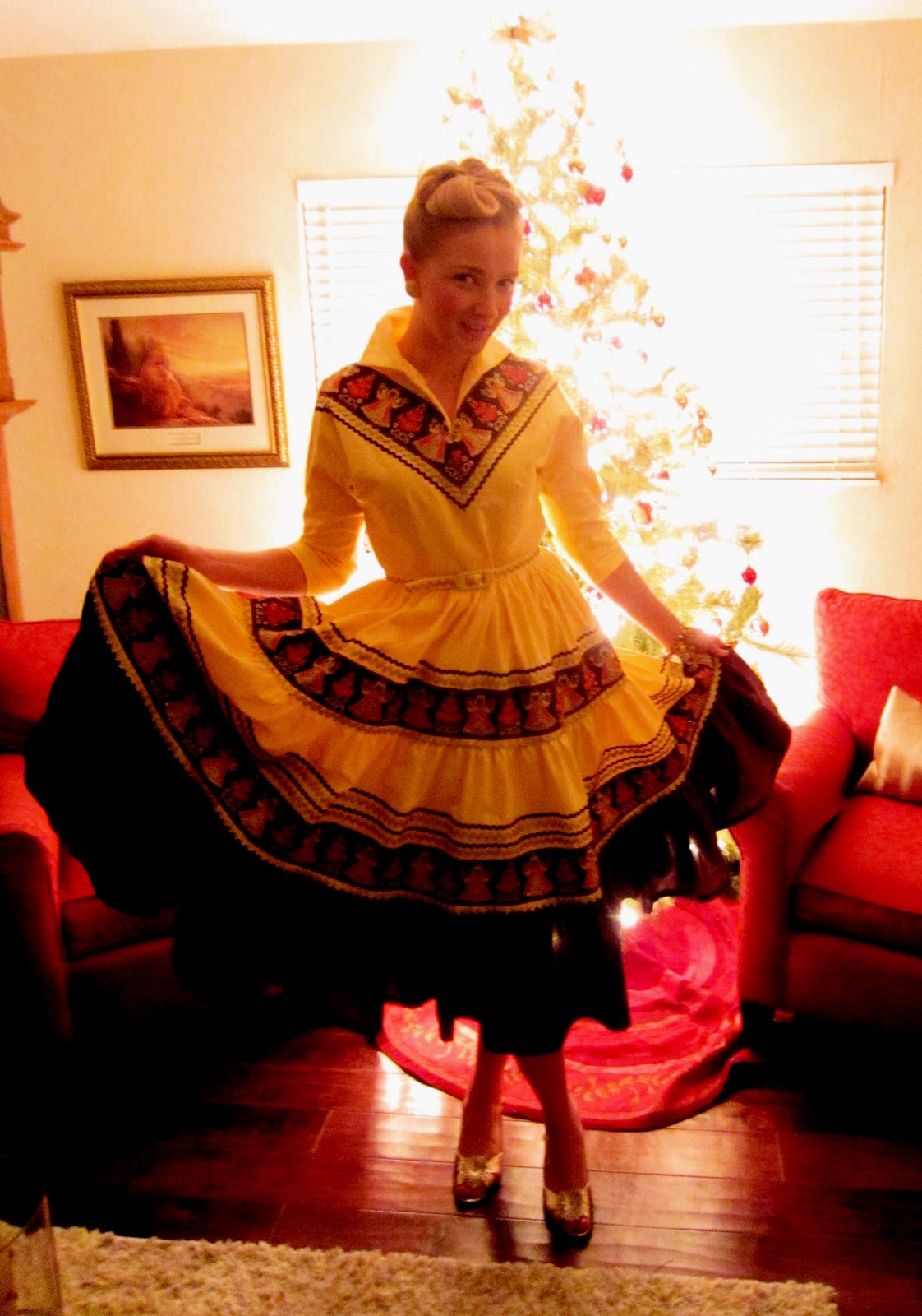 wacky tacky: Sew What?! Christmas on the Patio: A Holiday Squaw Dress