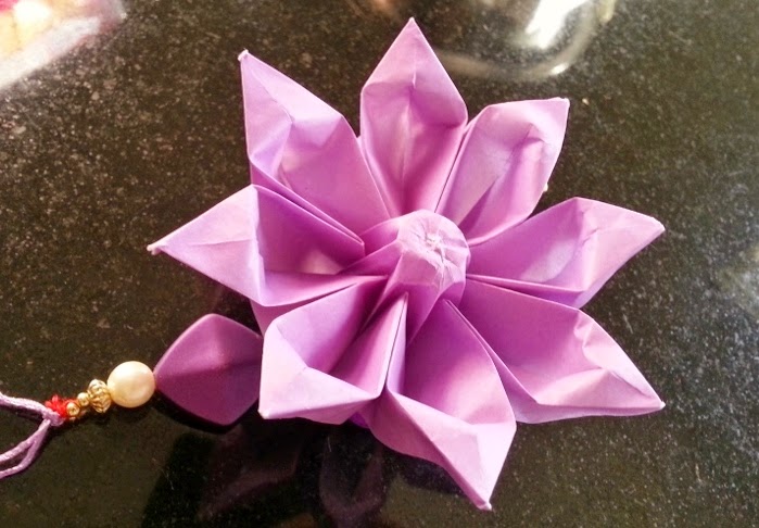 Life's little treasures: Origami decorative rakhi | Origami flower