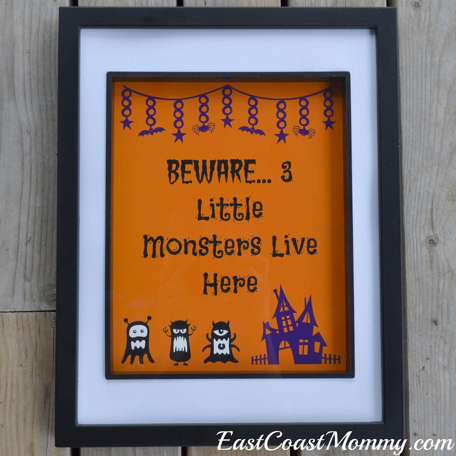 East Coast Mommy: Little Monsters Halloween Sign {free printable}