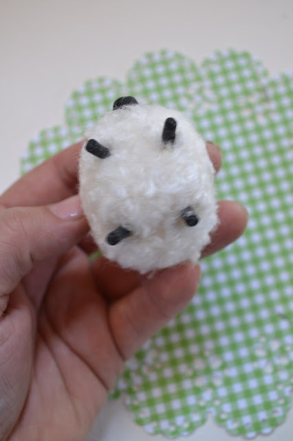 Easter Craft: How to Make a Pompom Sheep