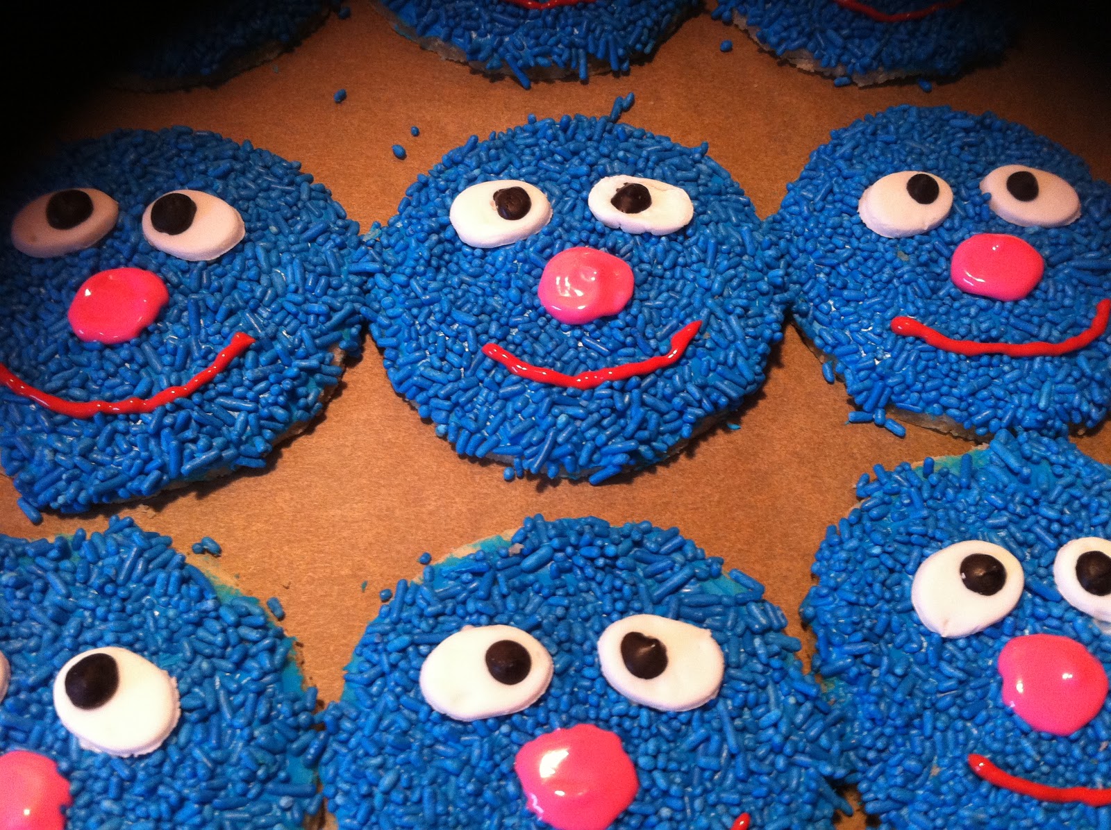 The Cookie Crumbles: Grover Cookies (Cookie Favors)