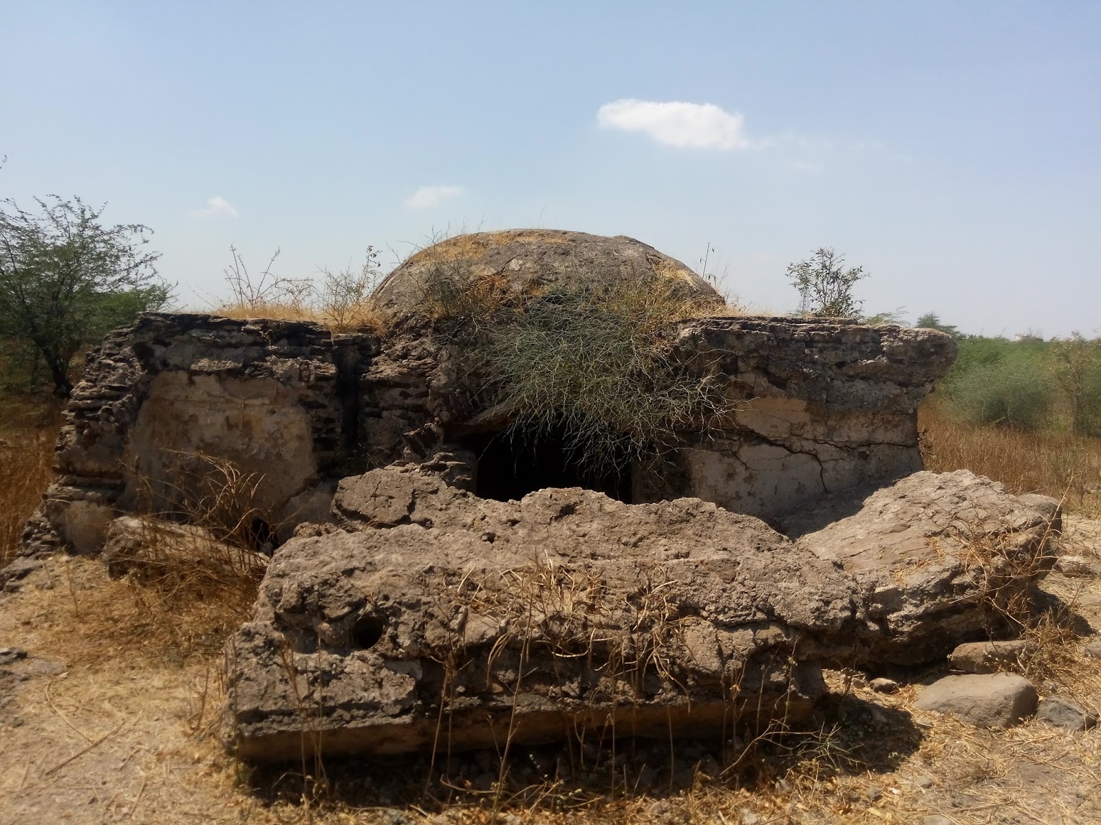 Bahadurgad Fort aka Fort of Pedgaon aka Dharmaveergad in Ahmednagar ...
