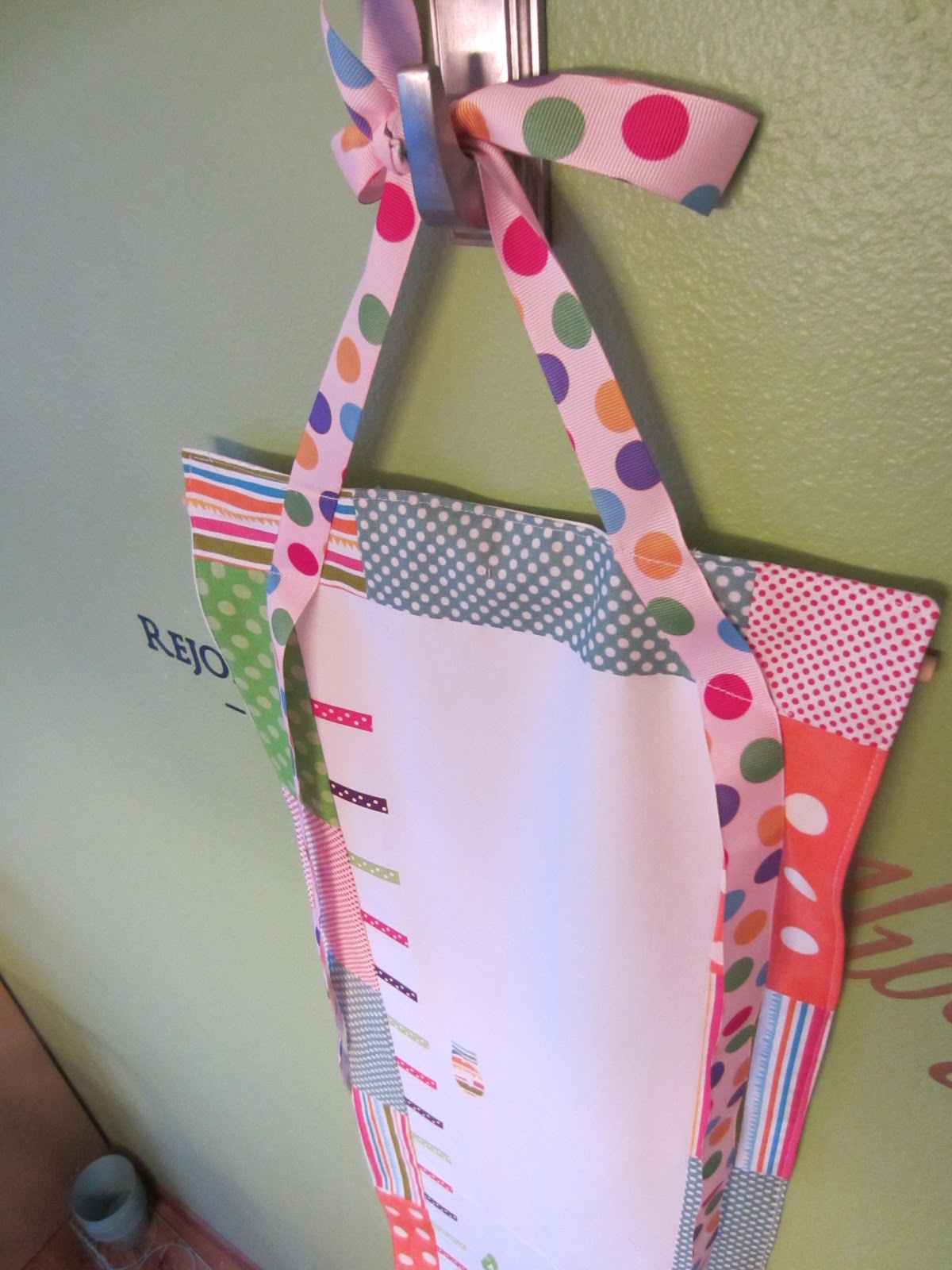 Life Is Just a Bowl of Cherrys: Fabric Growth Chart Tutorial