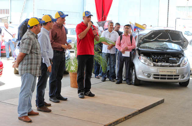 Nuestra gente...: Entregados en BAEL 490 vehículos Chery y Venirauto