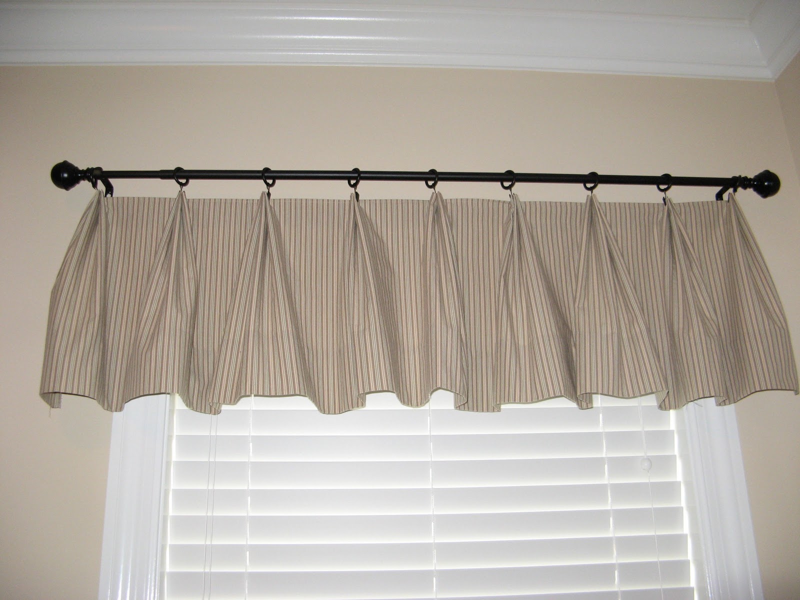 Susan Snyder: CLIP RING PLEATED VALENCE