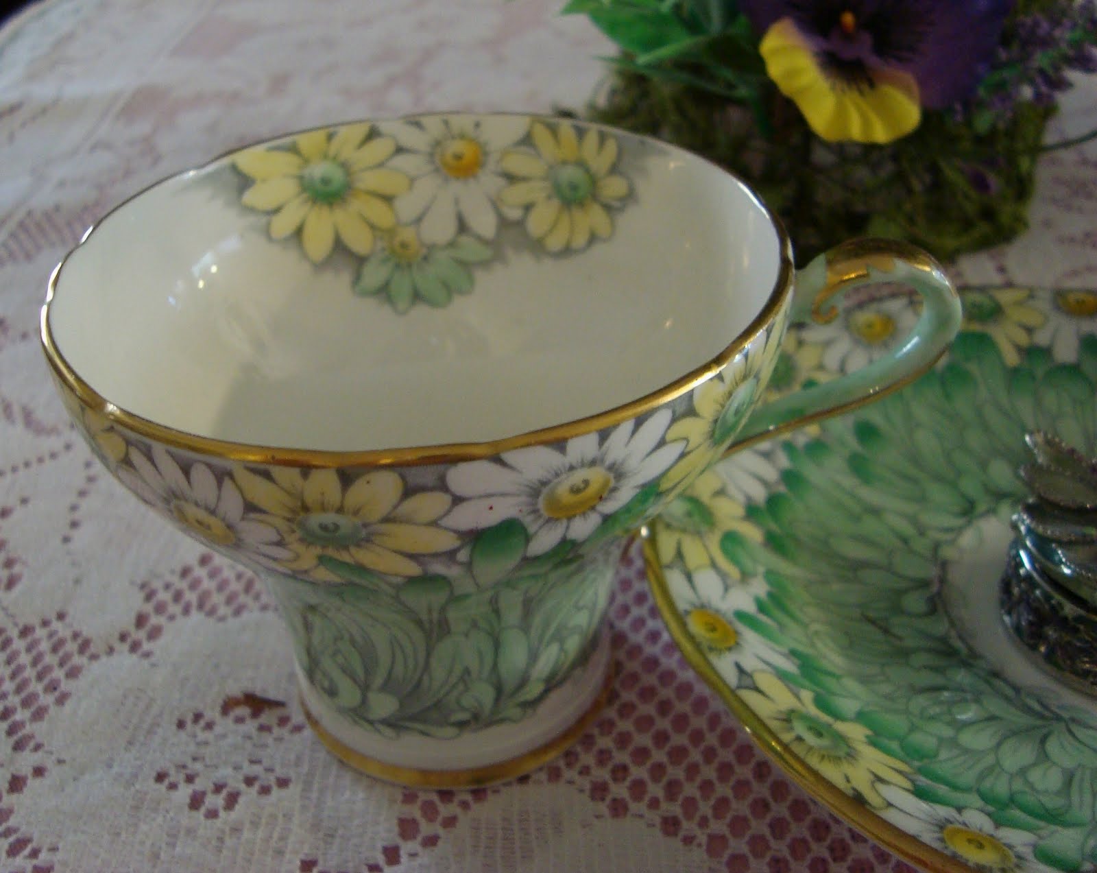 Martha's Favorites: WELCOMING SPRING WITH TEA CUPS!