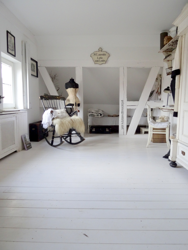 princessgreeneye: Duscha und das Dachzimmer..........