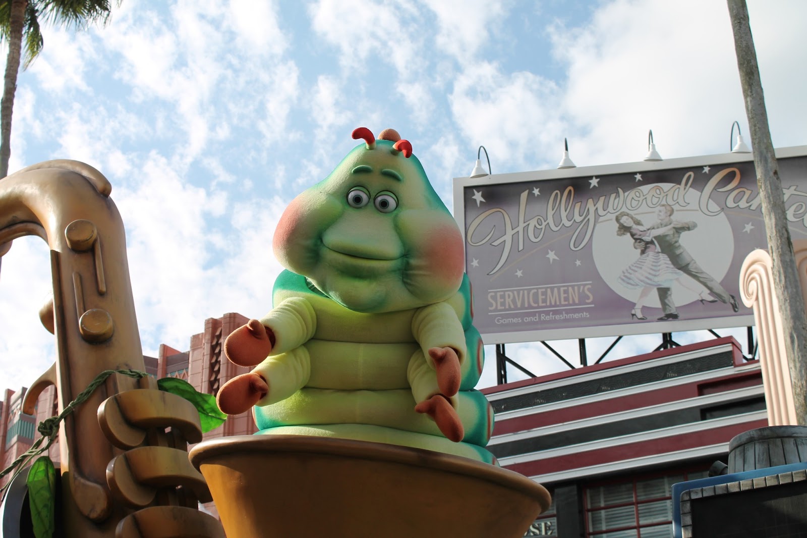 Daddy Waddy Weeviews: Character Parade At Hollywood Studios