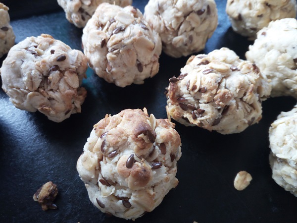 Jam muesli balls | Grow Gather Enjoy