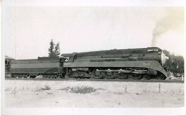 Models and Kitbashes by NightOwlModeler: Modeling SP Road Engines (Part ...