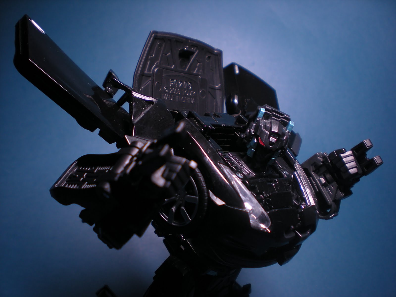 Review: [Takara Tomy] Transformers Alternity Convoy -Super Black ...
