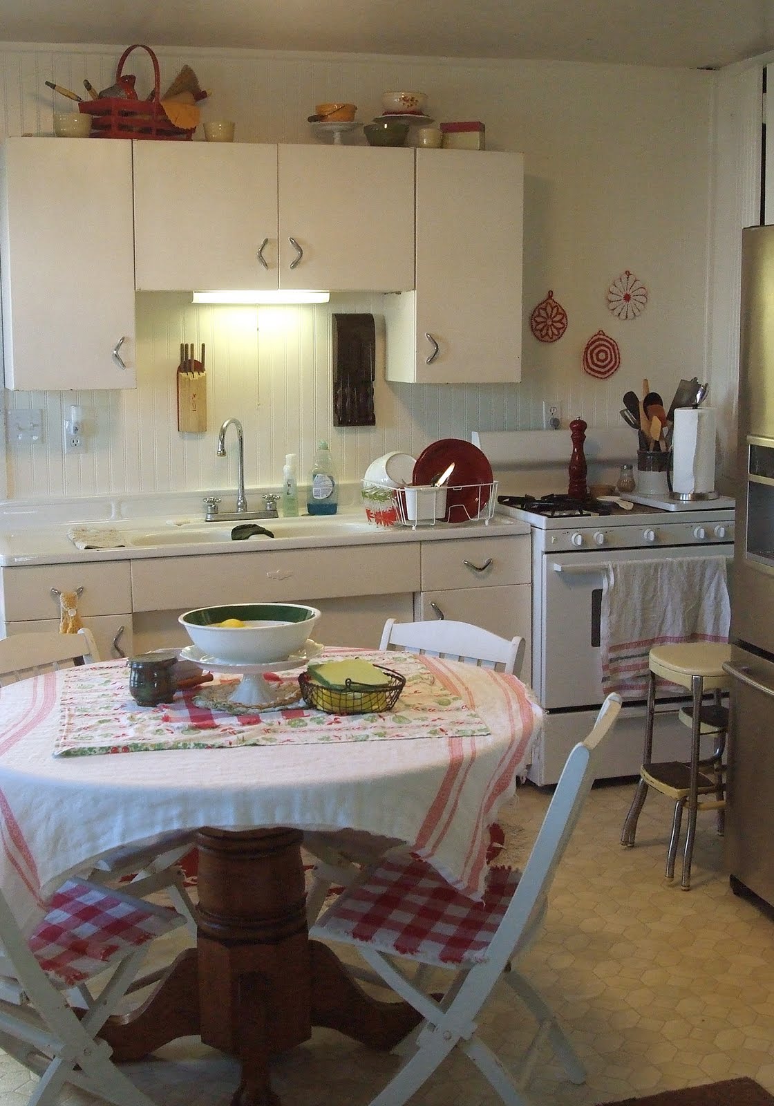 The Eccentric Lady: Finished Retro Farmhouse Kitchen