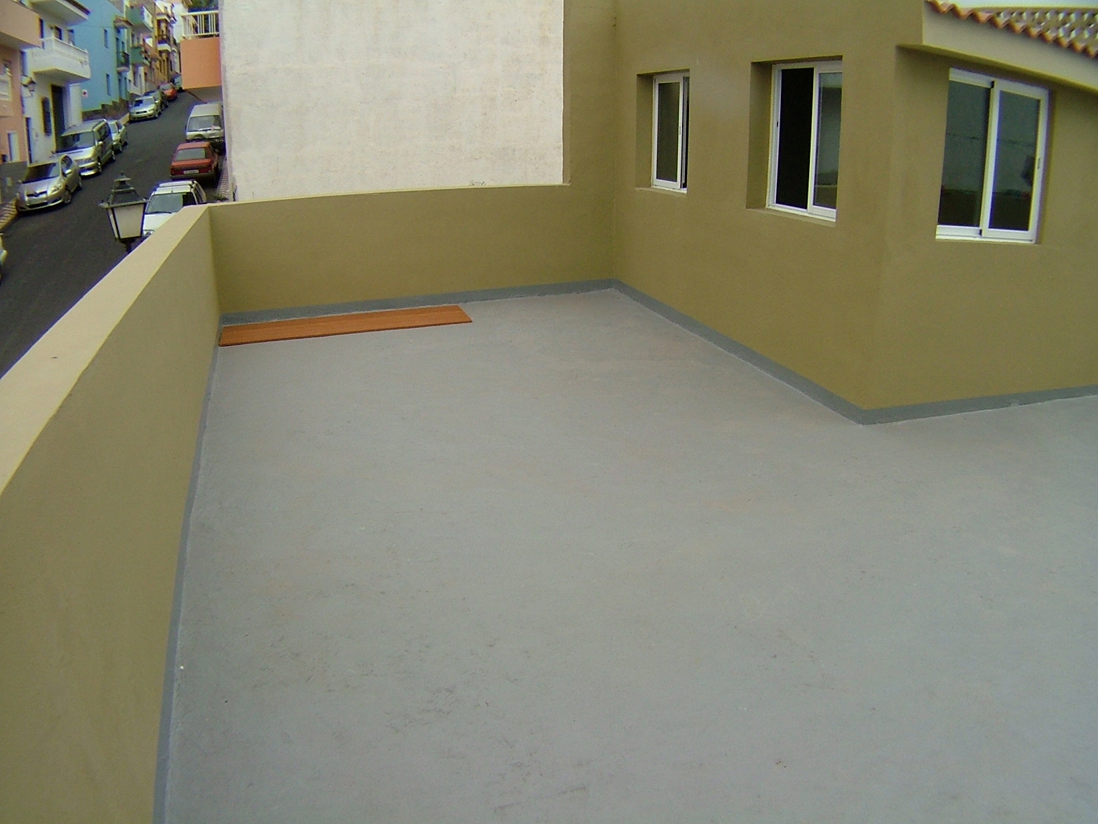 Cómo impermeabilizar el techo de concreto de su casa u oficina de ...