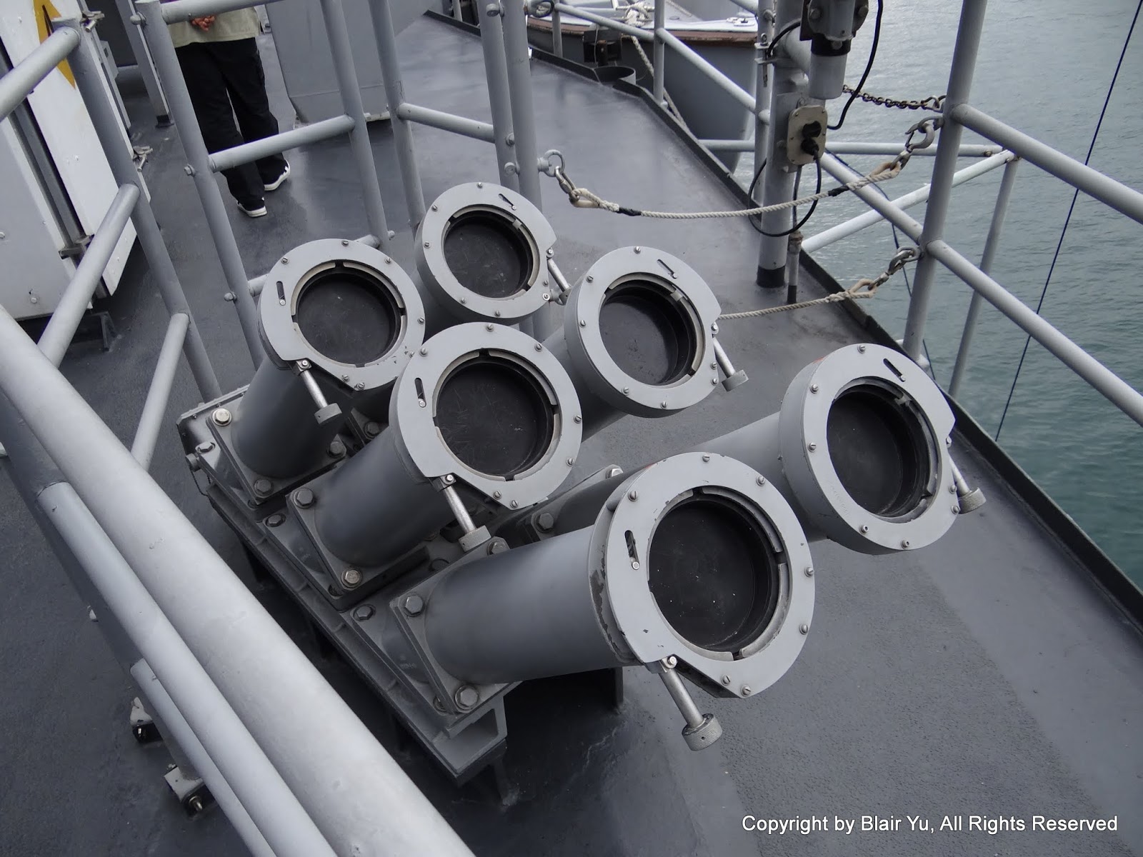 Blair's 軍事,警察及消防攝影: Mk36干擾彈發射架 (Mark36 SRBOC, Super Rapid Blooming ...