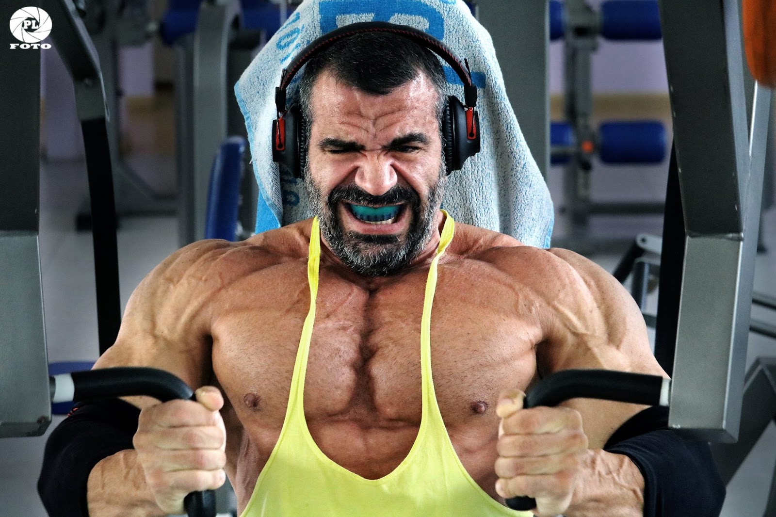 Muscle Lover: Spanish master bodybuilder Toni Lloret (2)