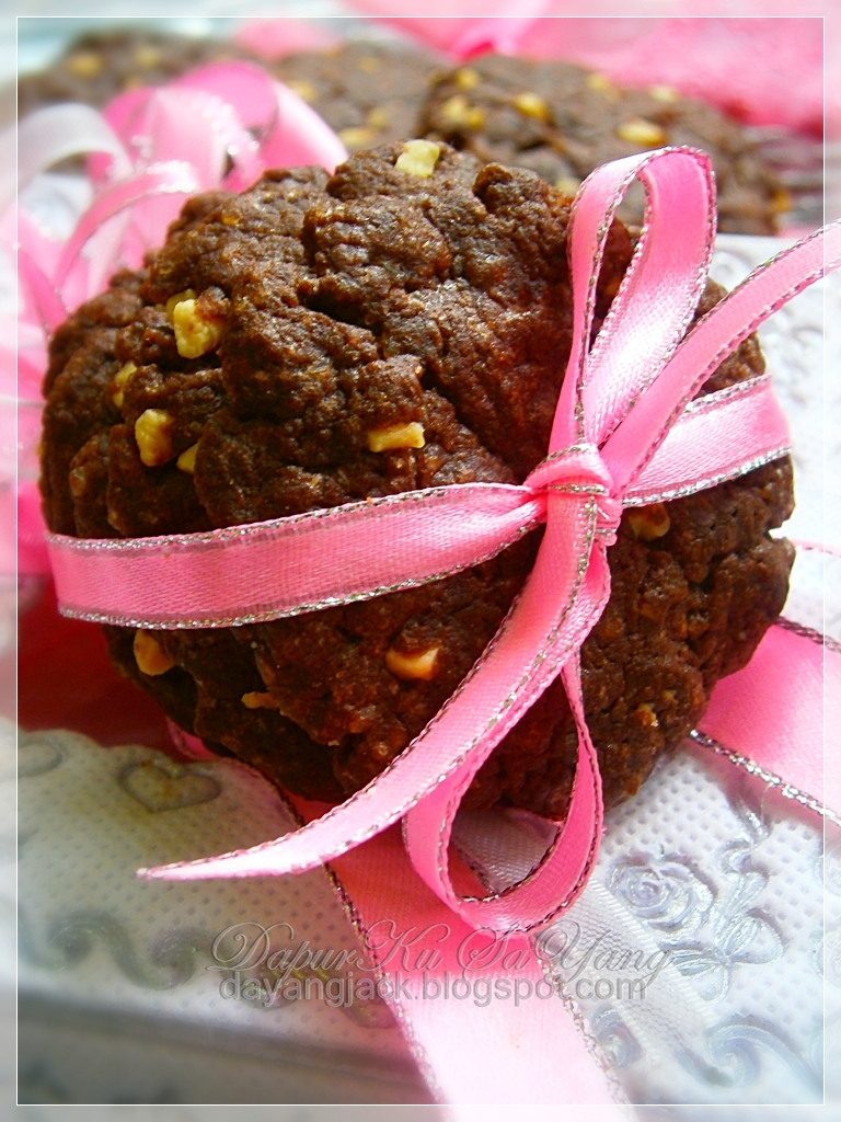 DapurKu SaYang: Chocolate Chips and Almond Cookies