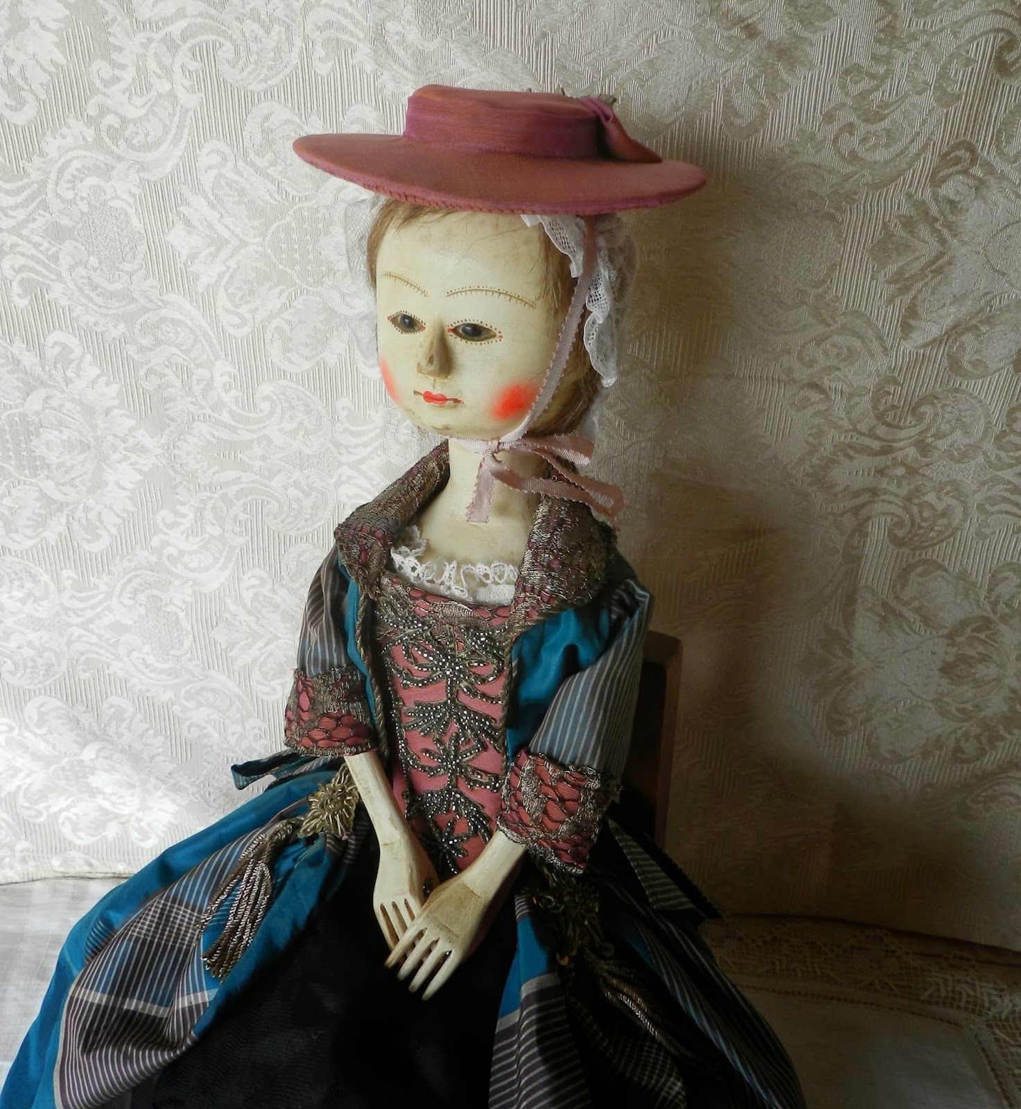 The Old Wooden Sisters: Queen Anne doll finished .SOLD