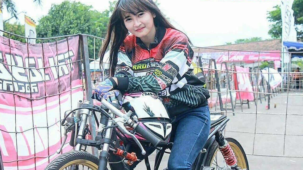 Joki Motor Balap: 5 Joki Cewek Cantik Penggila Drag Motor