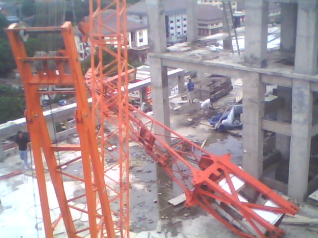 TOWER CRANE INDONESIA: Dismantling Tower Crane POTAIN FO 23B Malang ...
