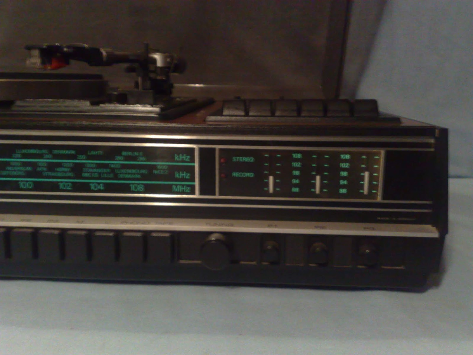 TOM's TECH TOYS: SOUNDMASTER