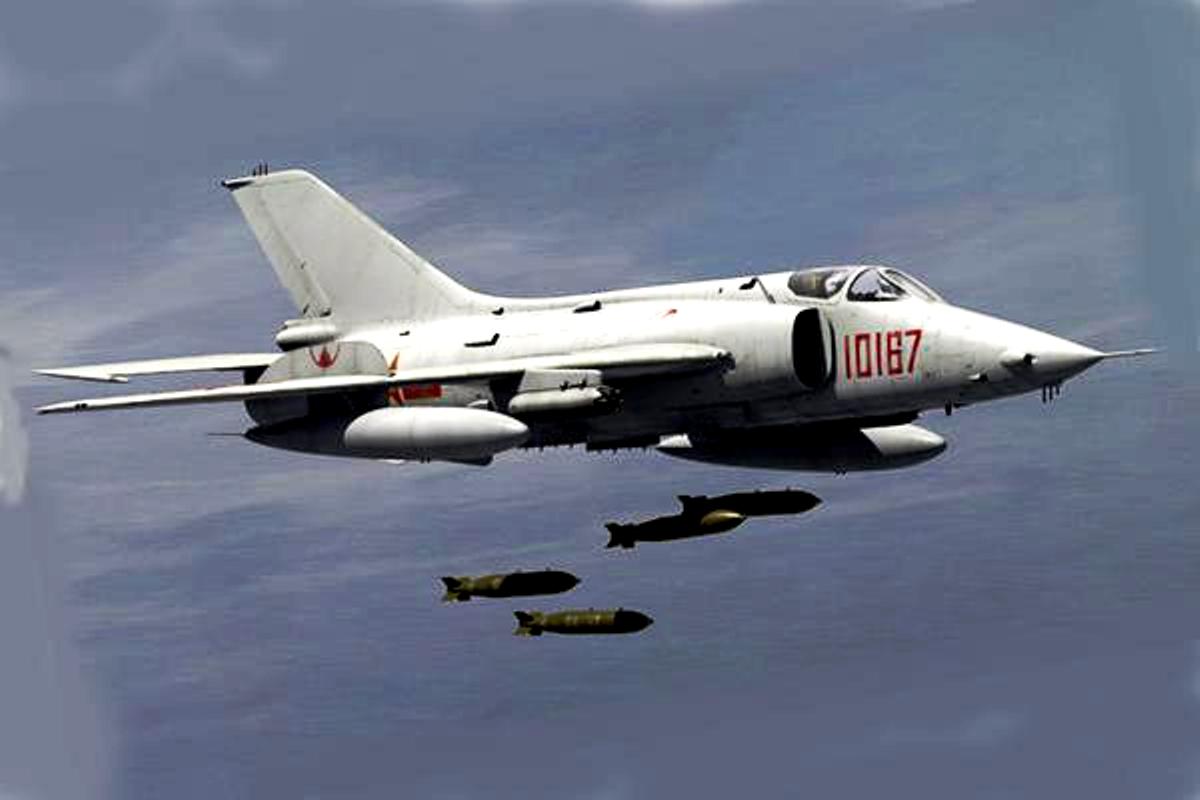 GAMBAR PESAWAT TERBANG: Jet Tempur Nanchang Q-5 Fantan (Wallpaper 1)