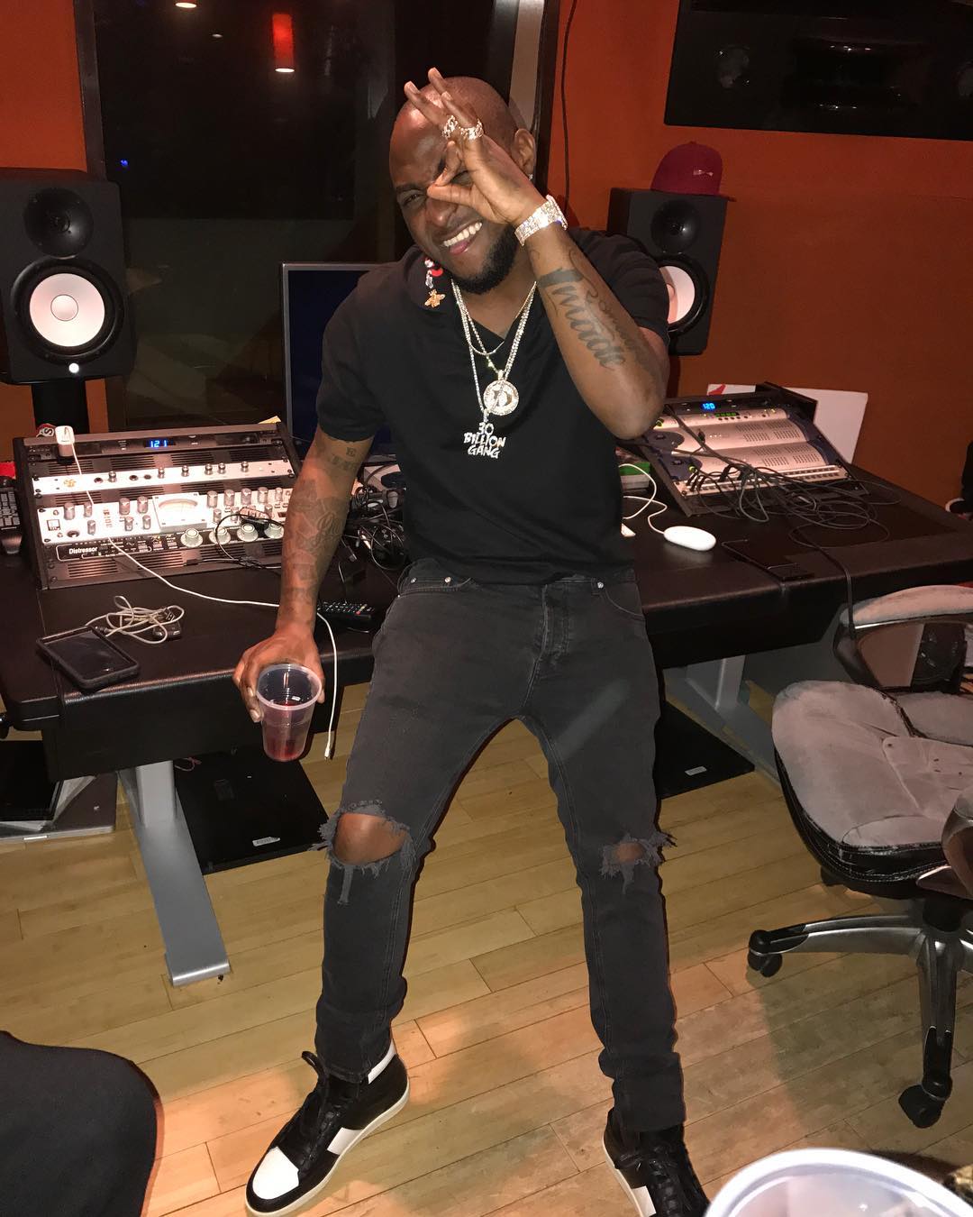 davido shares a studio pictures from atlanta