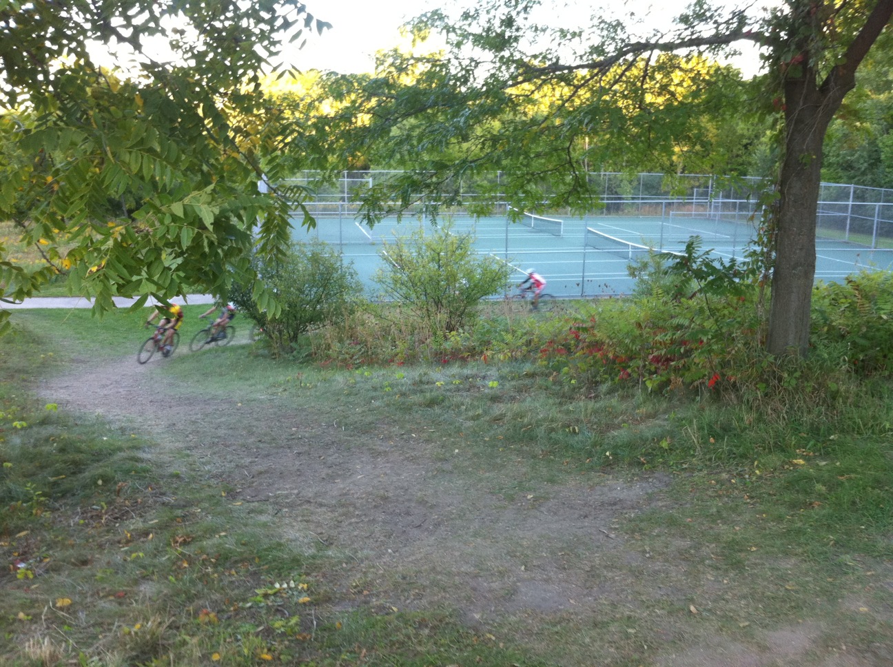 MADISON BIKE BLOG: Madison Wed. Night Cyclocross Practice Garner Park