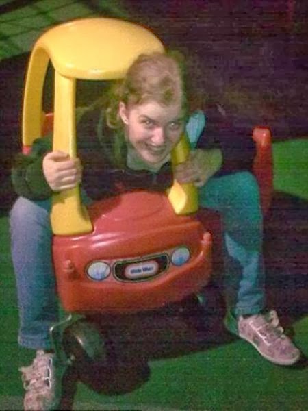 30 Amazing Pictures of Girls Getting Stuck in the Weirdest Places ...