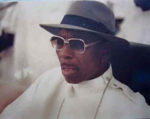 À quelques minutes de son rappel à Dieu, Papa OSCHOFFA fit encore un ...