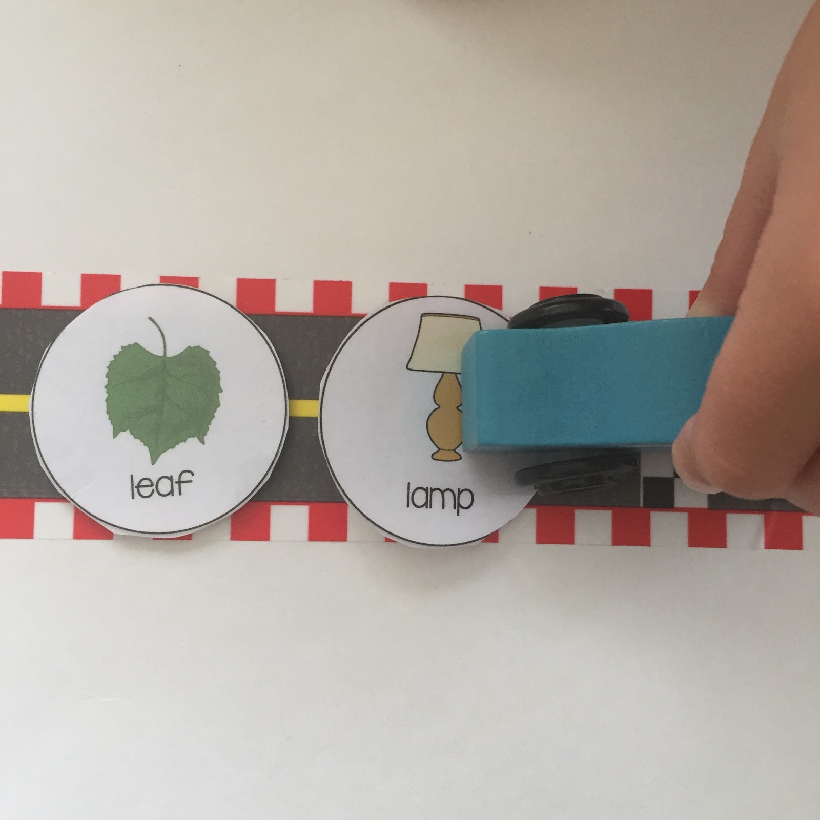 How to Use Race Track Tape in Speech Therapy! | Simply Speech