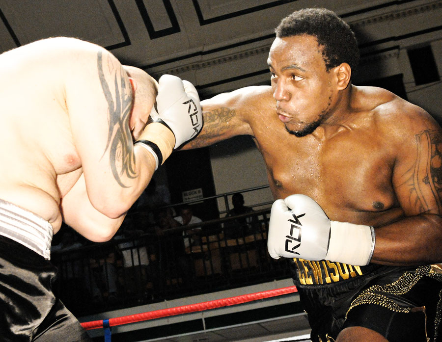 Murmurings Of A Boxing Mad-Man: Exclusive - Ian Lewison Q&A.