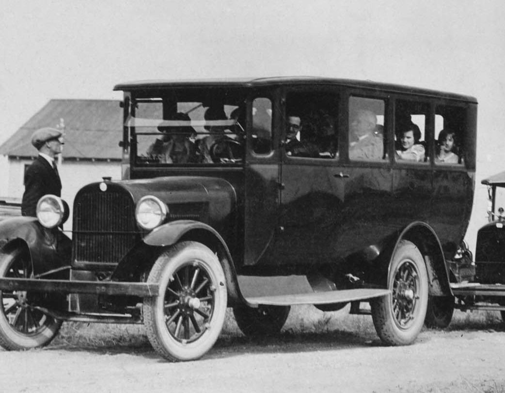 Fountainhead Antique Auto Museum: Early Bus Transportation in Alaska